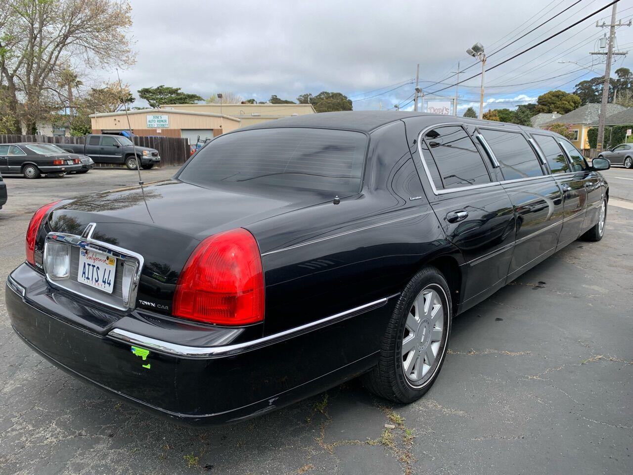 Lincoln Town Car 2006