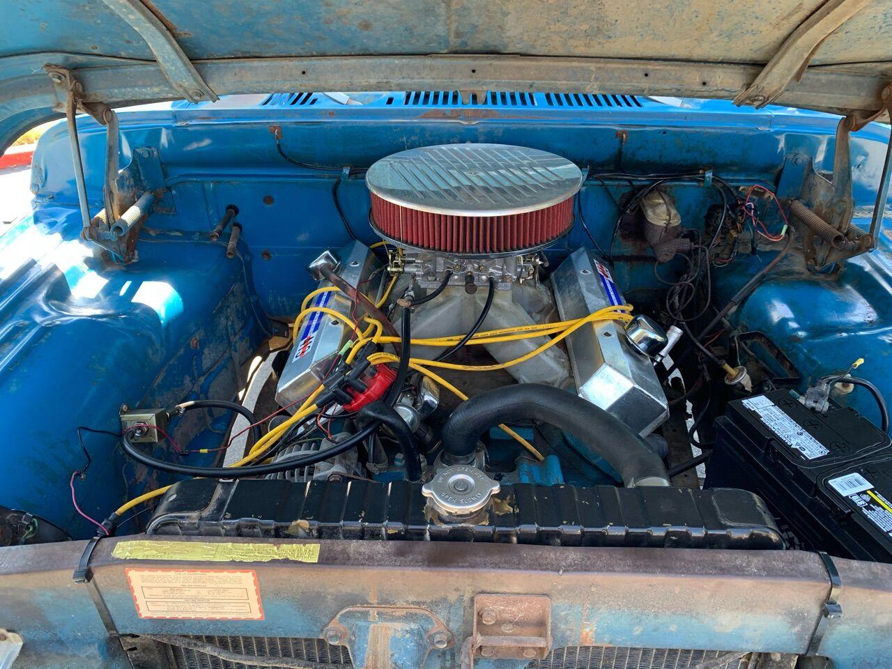 1969 Dodge D100 Engine